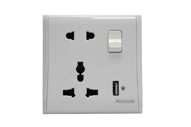 Windsor Pioneer White 13A 1 Gang Universal Socket with USB - P484F ...