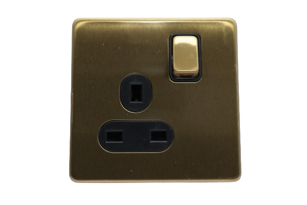 Windsor VIP Gold 13A 1 Gang Switched Socket - VC405J – Thames Electrical